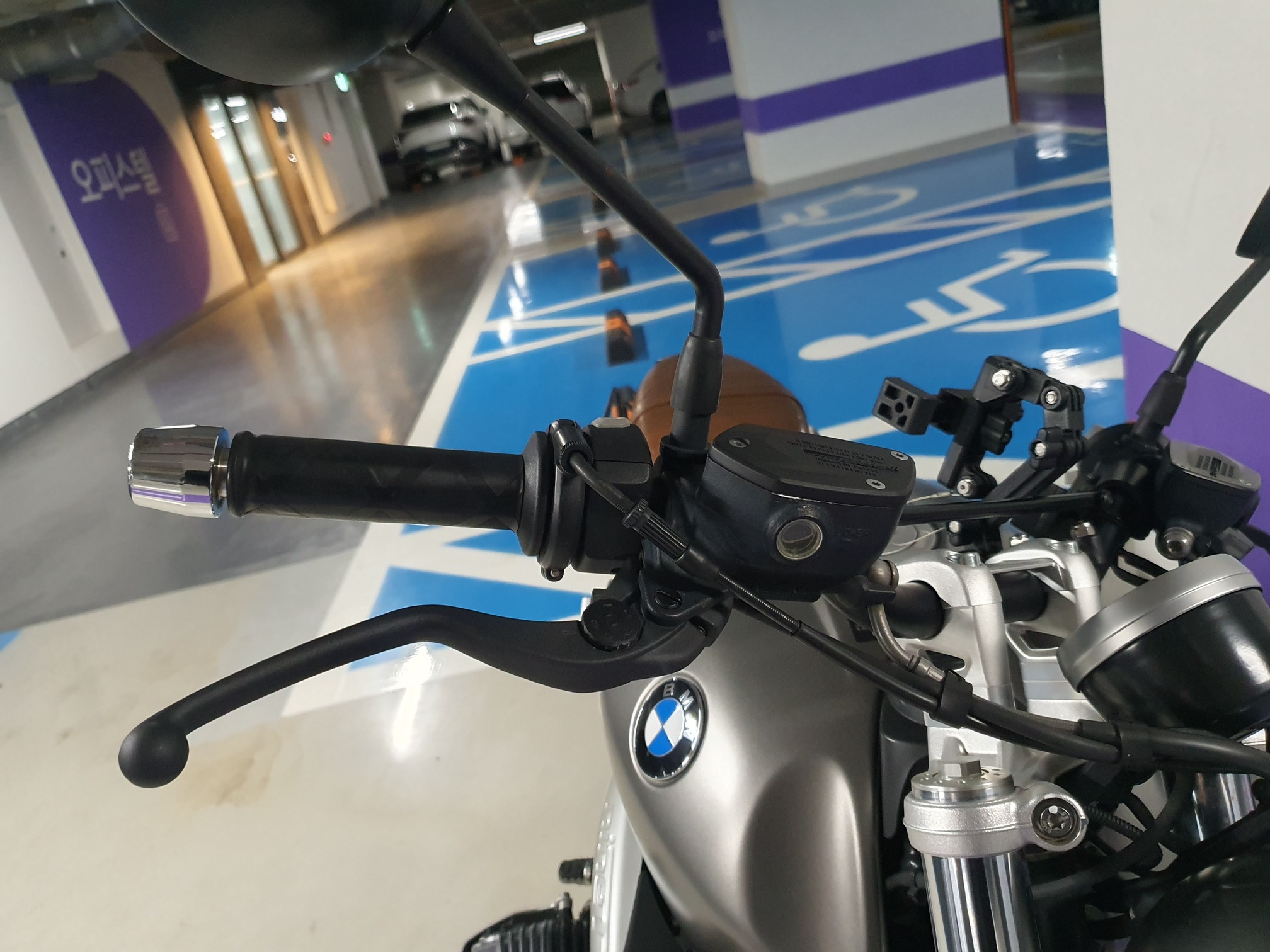 R9T 17년식 판매(문의환영) | 중고 오토바이 거래의 새로운 기준 - 바이크 사고팔 땐 바이킹